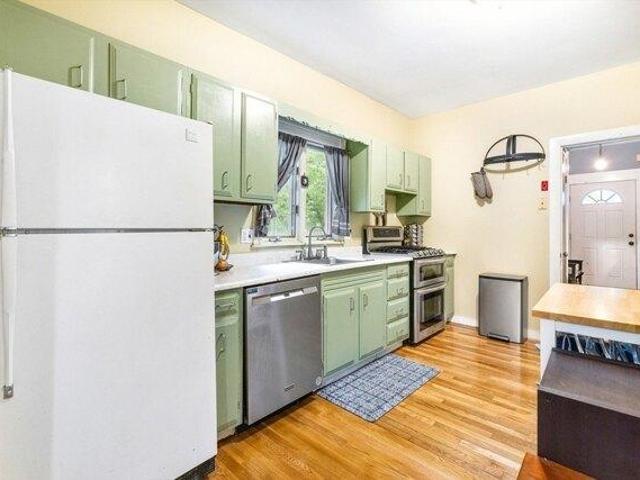 house with 3 bedroom, Somerville MA ES104607520