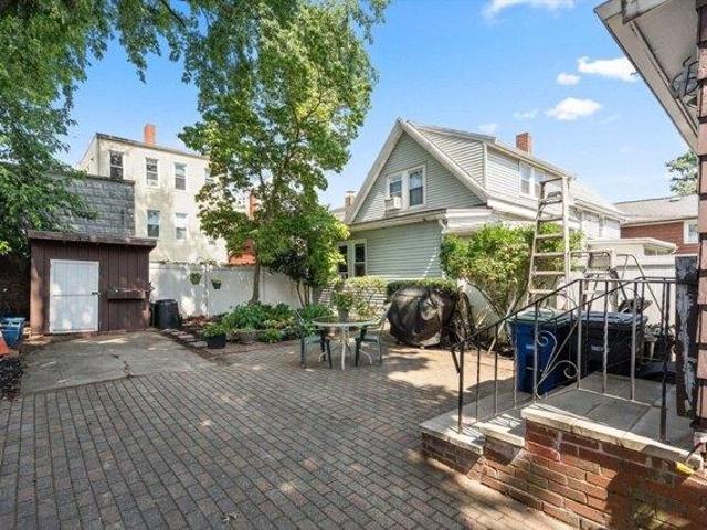 house with 3 bedroom, Somerville MA ES105095074