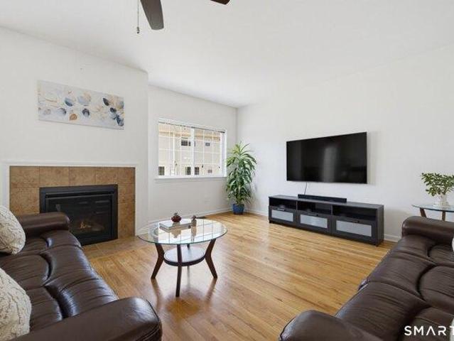 house with 3 bedroom, South Windsor CT DS104191701