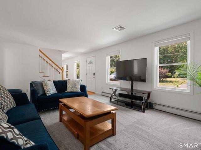 house with 3 bedroom, South Windsor CT ES104148334