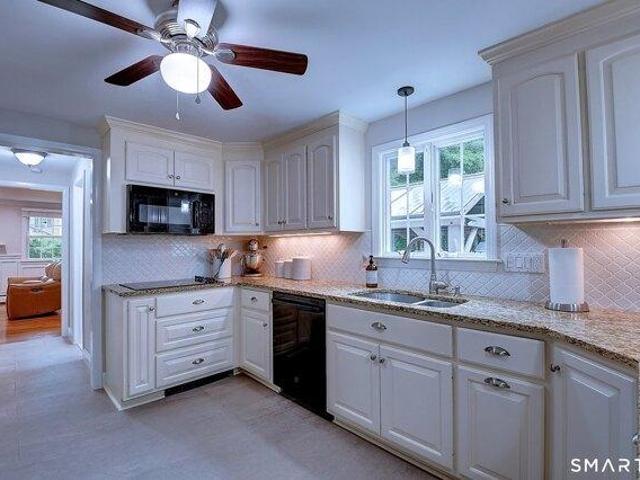 house with 3 bedroom, South Windsor CT ES104191395