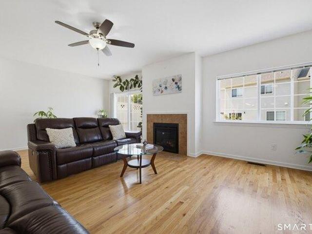 house with 3 bedroom, South Windsor CT ES104352103
