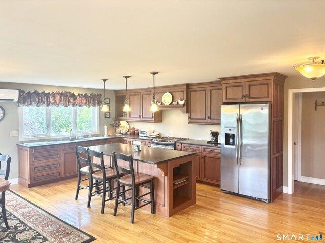house with 3 bedroom, South Windsor CT ES105105505