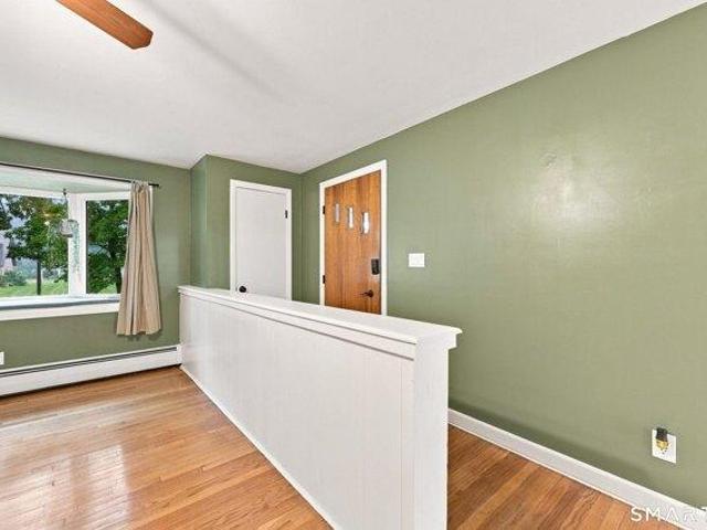 house with 3 bedroom, South Windsor CT ES105140260