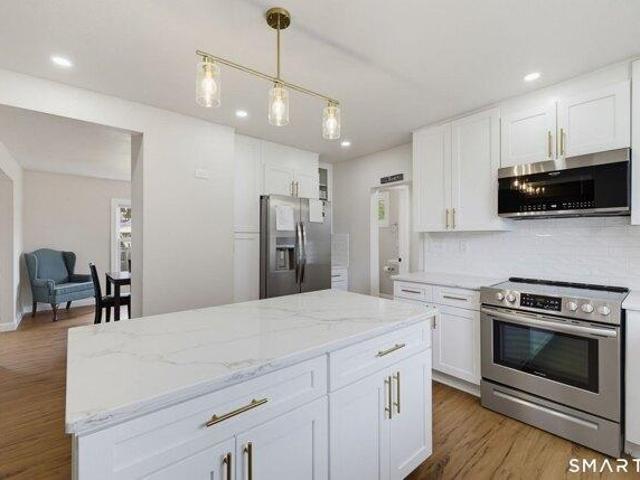 house with 3 bedroom, South Windsor CT ES105160550