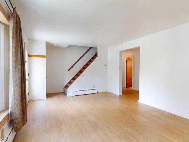 house with 3 bedroom, South Burlington VT ES104077652