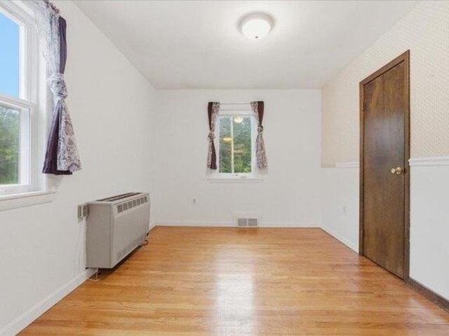 house with 3 bedroom, South Burlington VT ES104079287