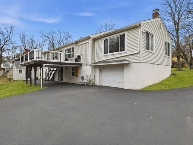 house with 3 bedroom, South Hadley MA DLS102595410