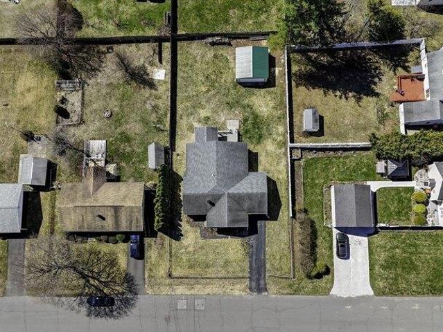 house with 3 bedroom, South Hadley MA DS102370285