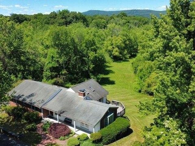 house with 3 bedroom, South Hadley MA DS103849817