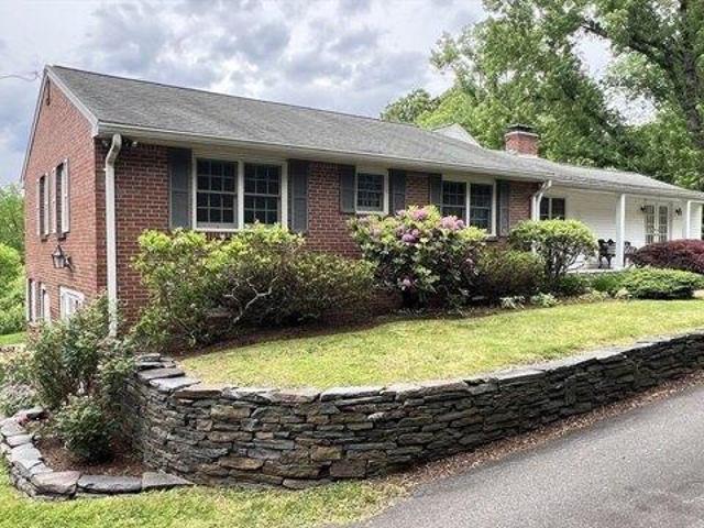 house with 3 bedroom, South Hadley MA DS103221810
