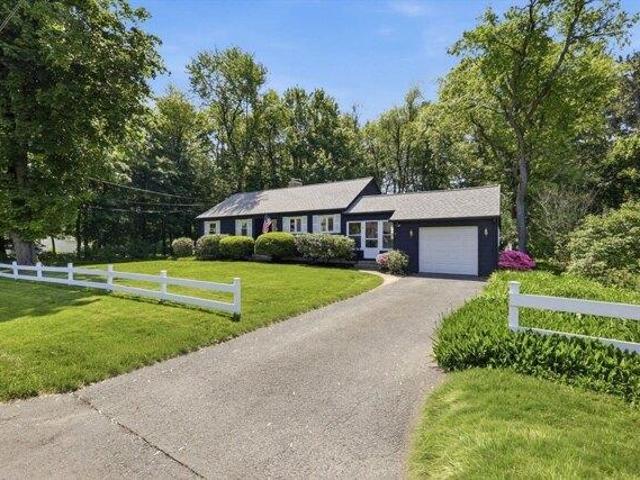 house with 3 bedroom, South Hadley MA DS104008078