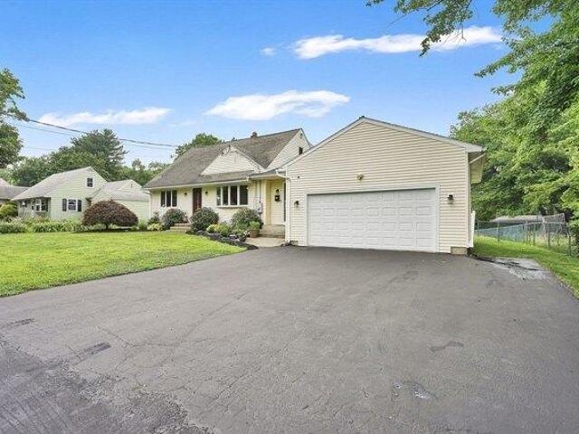 house with 3 bedroom, South Hadley MA DS104330741