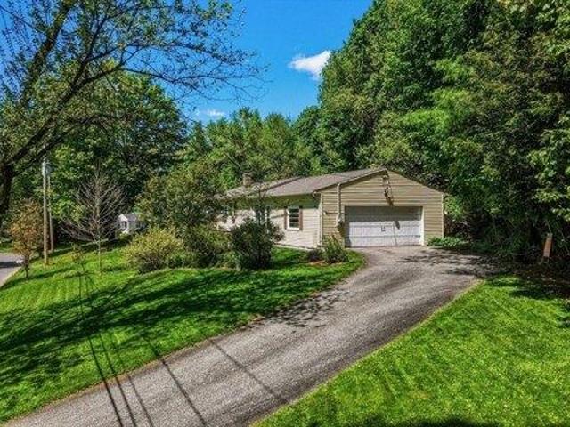 house with 3 bedroom, South Hadley MA ES104848159