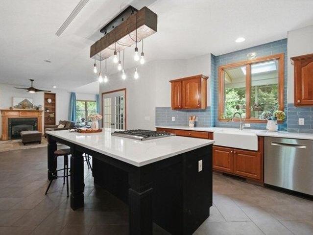 house with 3 bedroom, South Hadley MA ES104850317