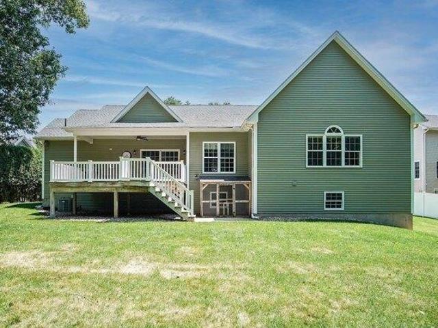 house with 3 bedroom, South Hadley MA ES104851358