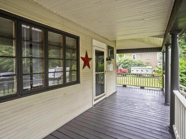 house with 3 bedroom, South Hadley MA ES105094090