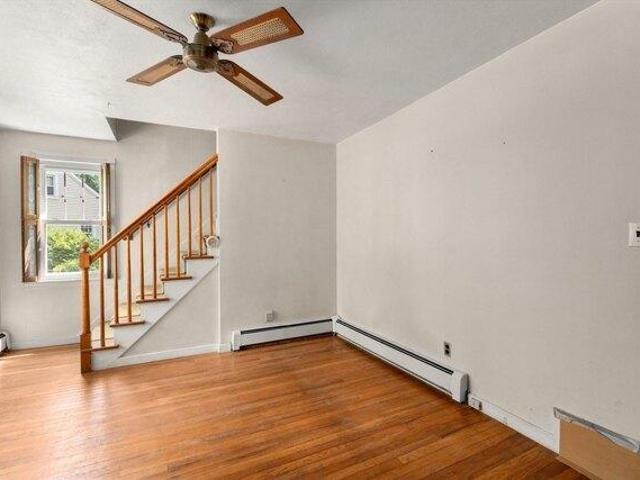 house with 3 bedroom, South Hadley MA ES105124119