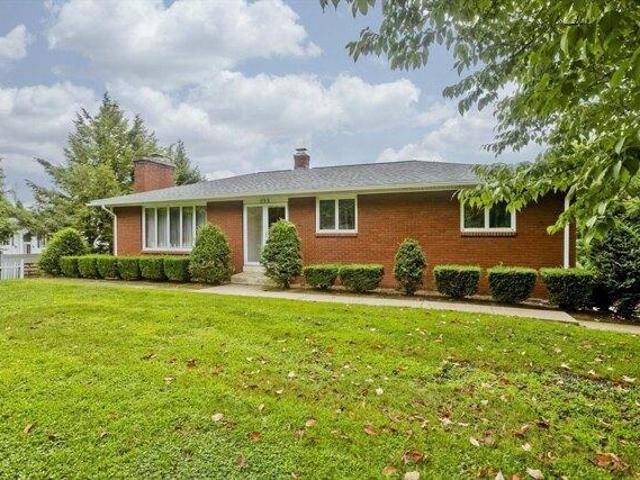 house with 3 bedroom, South Hadley MA ES105205648