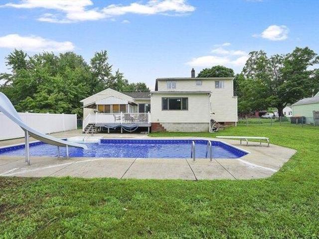house with 3 bedroom, South Hadley MA ES105208028