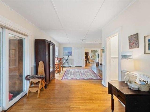 house with 3 bedroom, South Kingstown RI DS102634922