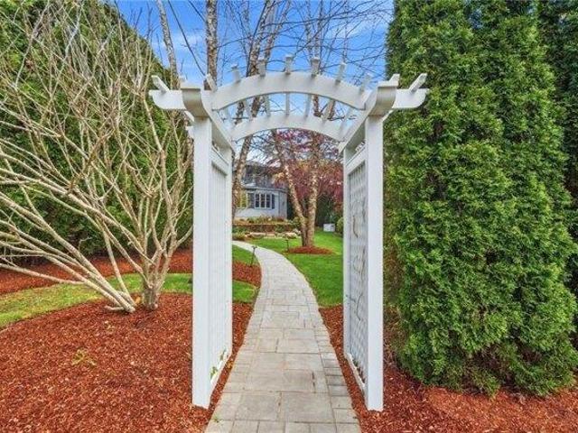 house with 3 bedroom, South Kingstown RI DS102061503