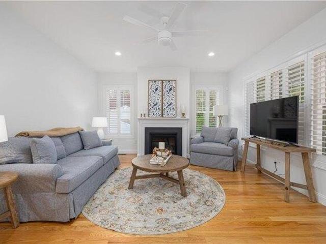 house with 3 bedroom, South Kingstown RI DS103186750