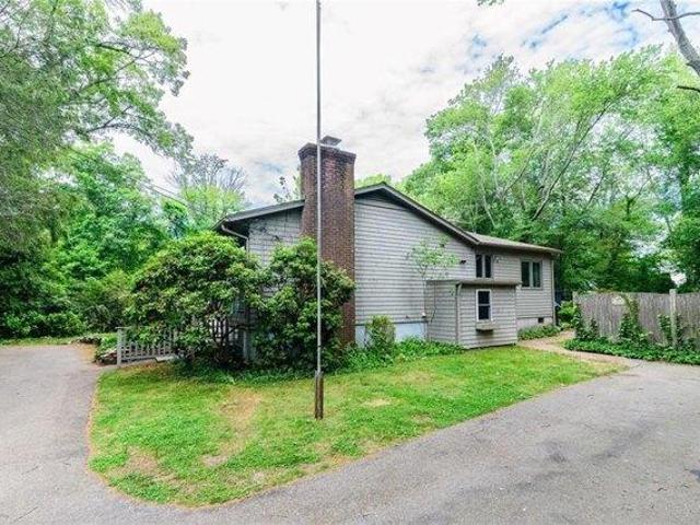 house with 3 bedroom, South Kingstown RI DS104113494