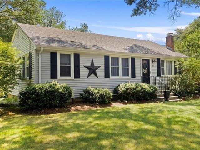 house with 3 bedroom, South Kingstown RI DS104114214