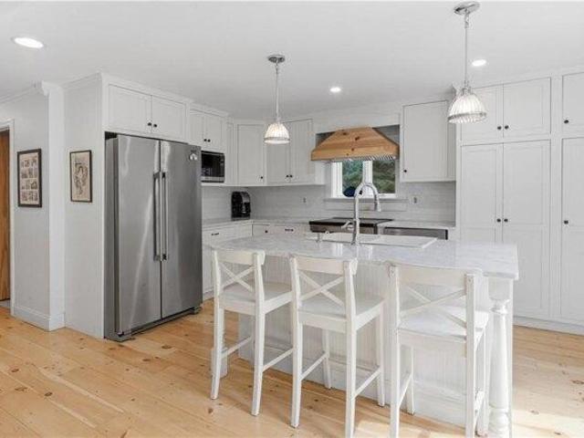 house with 3 bedroom, South Kingstown RI DS104351869