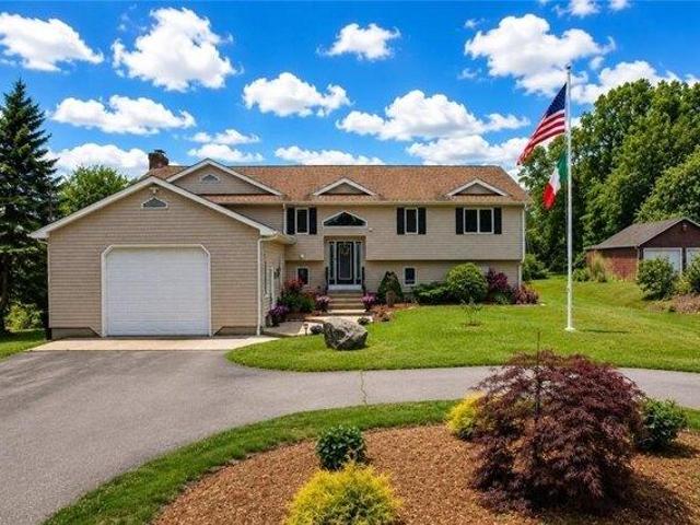 house with 3 bedroom, South Kingstown RI ES104848457