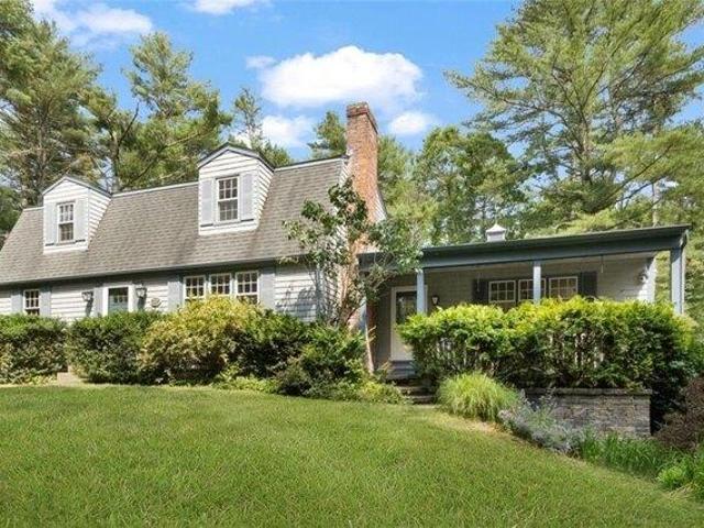 house with 3 bedroom, South Kingstown RI ES104042908