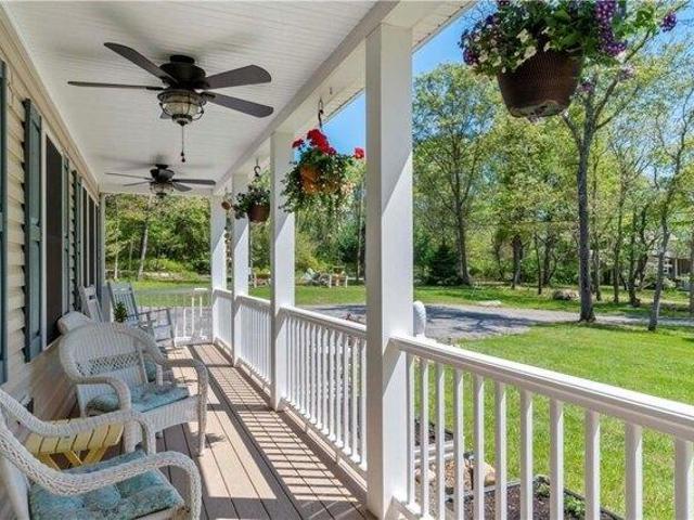 house with 3 bedroom, South Kingstown RI ES104329555