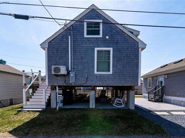 house with 3 bedroom, South Kingstown RI ES105095400