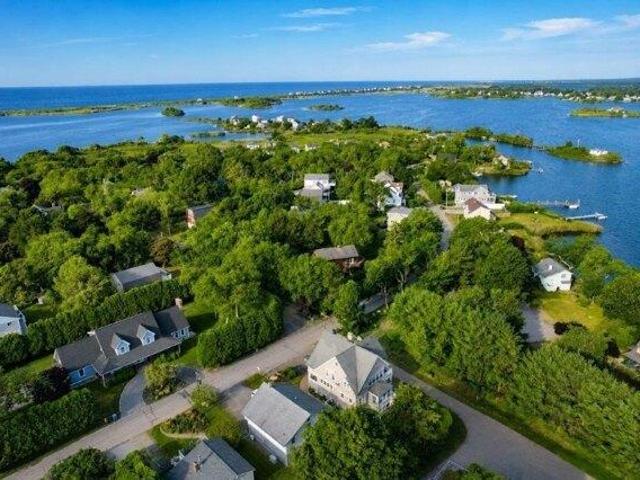 house with 3 bedroom, South Kingstown RI ES105095799