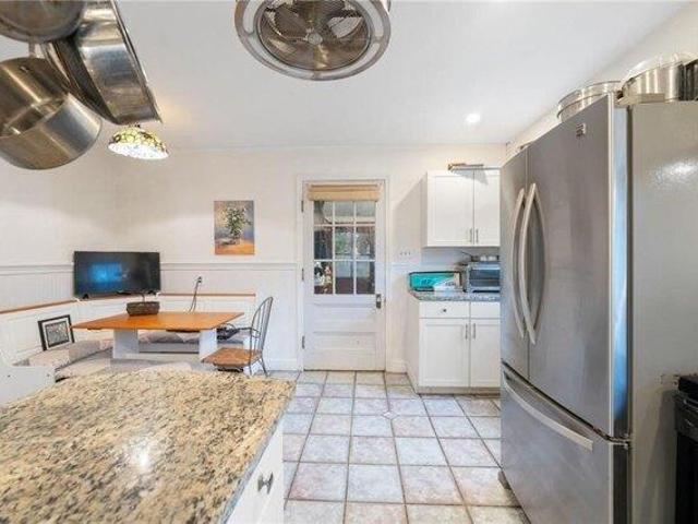 house with 3 bedroom, South Kingstown RI ES105096378