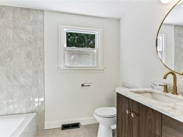 house with 3 bedroom, South Kingstown RI ES105156070