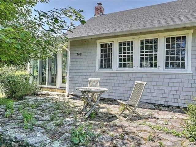 house with 3 bedroom, South Kingstown RI ES105157483