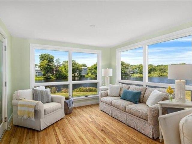 house with 3 bedroom, South Kingstown RI ES105192144