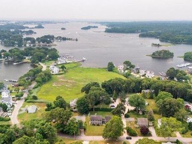 house with 3 bedroom, South Kingstown RI ES105228960
