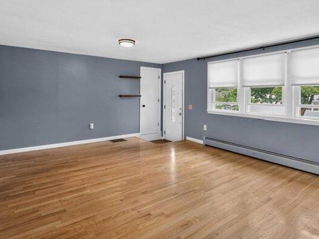 house with 3 bedroom, South Portland ME ES104512556