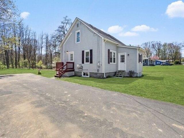 house with 3 bedroom, Southampton MA DLS102060935