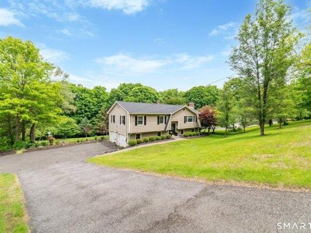 house with 3 bedroom, Southbury CT DLS103100815