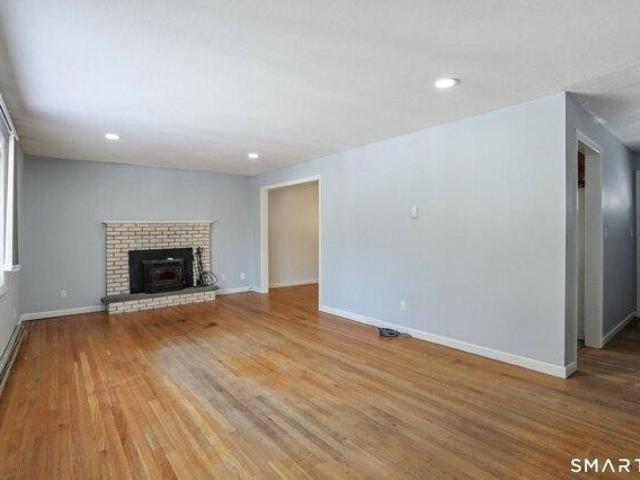house with 3 bedroom, Southbury CT DS102583318