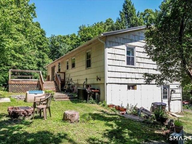house with 3 bedroom, Southbury CT ES104445130