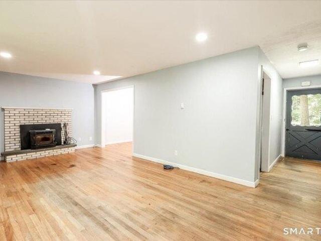 house with 3 bedroom, Southbury CT ES104539658