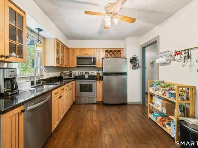 house with 3 bedroom, Southbury CT ES104265520
