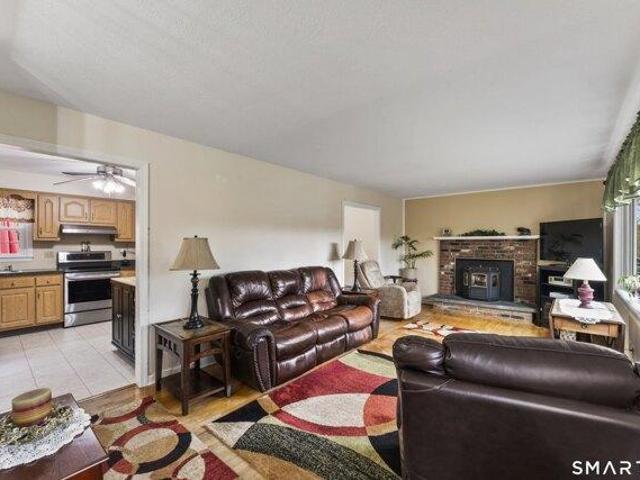 house with 3 bedroom, Southbury CT ES104266366