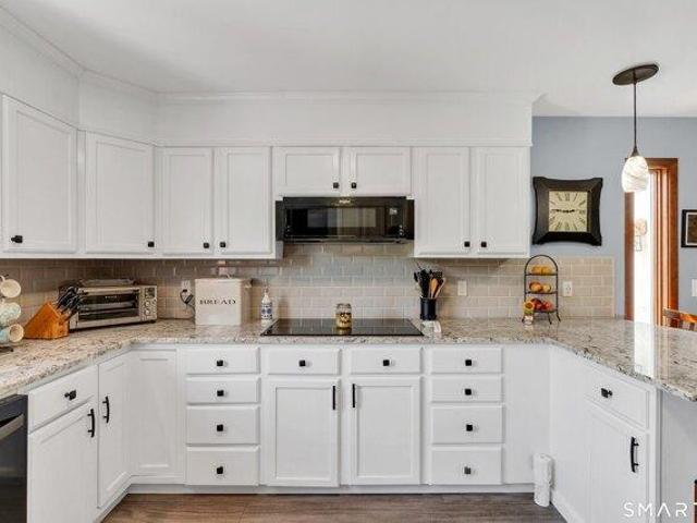 house with 3 bedroom, Southbury CT ES105191439