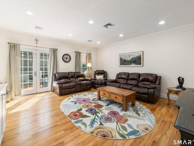 house with 3 bedroom, Southbury CT ES105192187